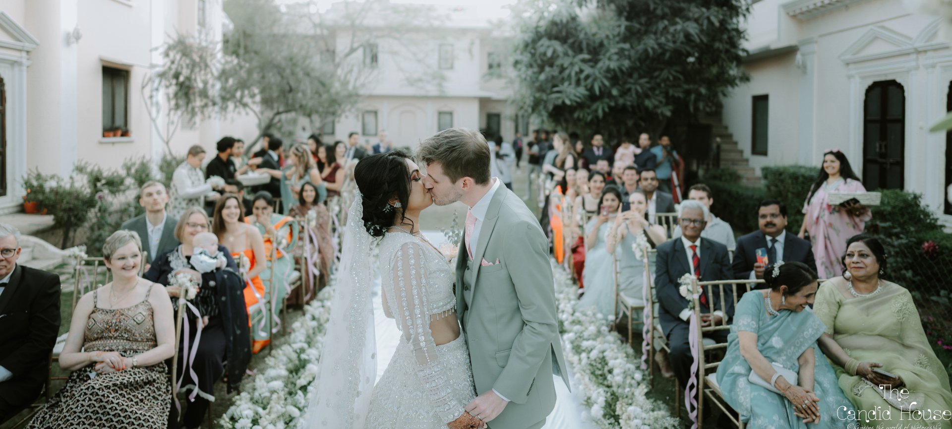 How to Manage Wedding Planning Stress